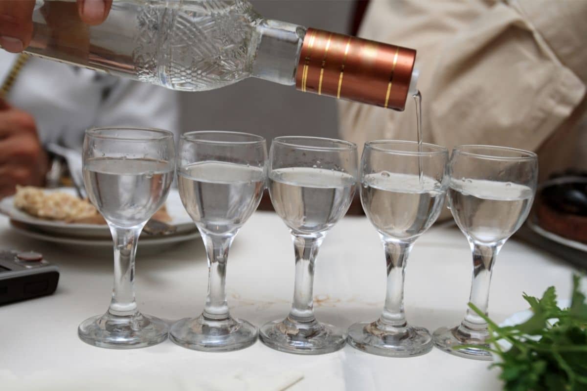 The 8 Best Russian Vodkas [Save Water, Drink Vodka] - thexbest.com