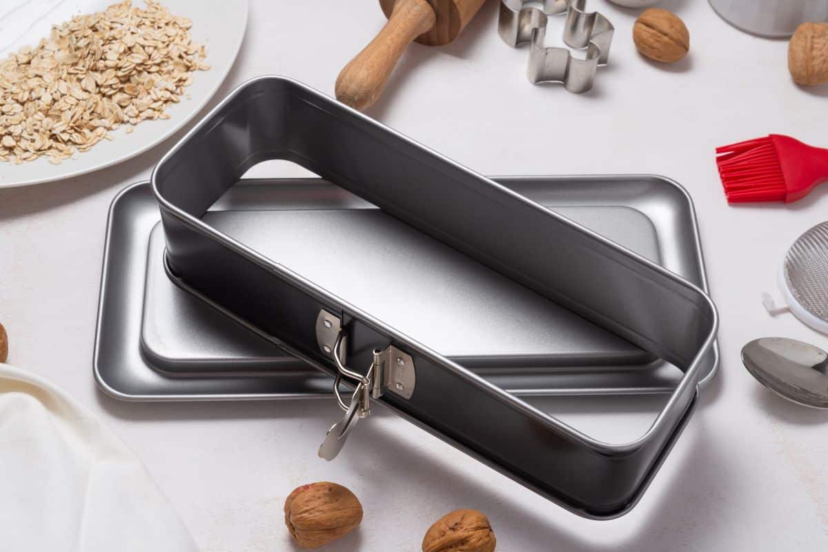What Is A Springform Pan? Plus 4 Delicious Recipes - thexbest.com